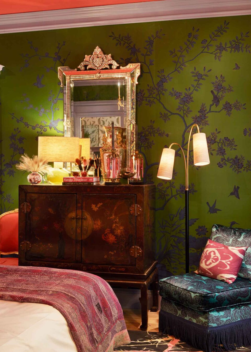 The Principle Bedroom at WOW! House - Luxury House Tour